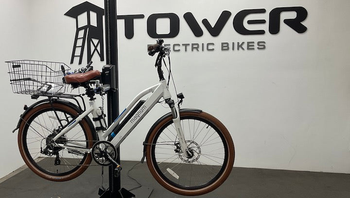 Magnum Metro E-Bike Review & Tower eBike Score Rating out of 100 ...